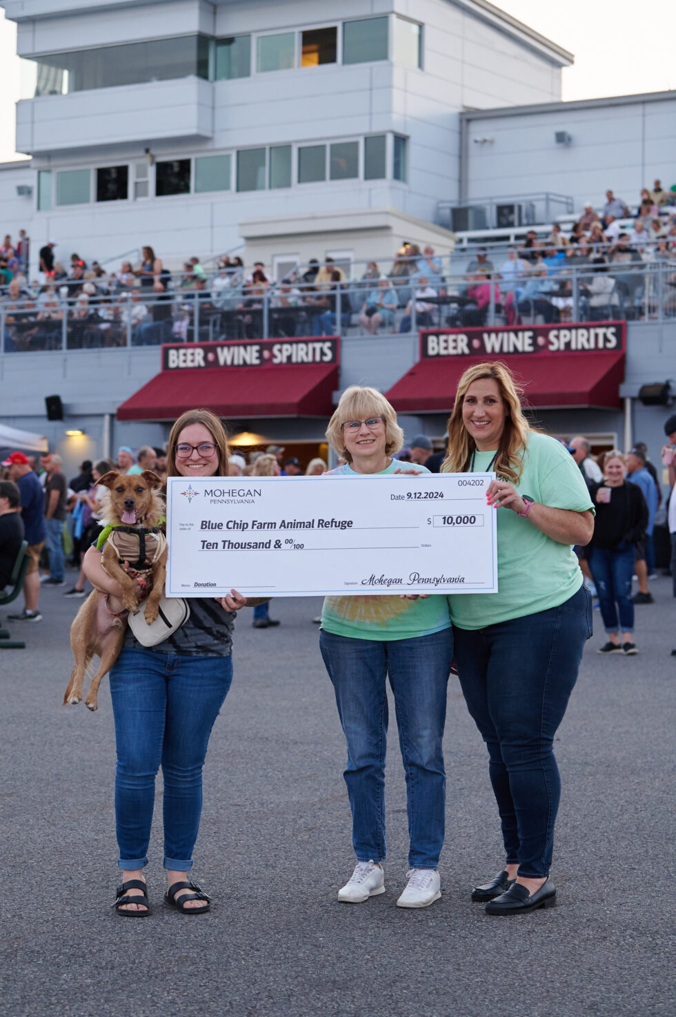 Mohegan Pennsylvania Donates $10,000 to Blue Chip Farm Animal Refuge ...